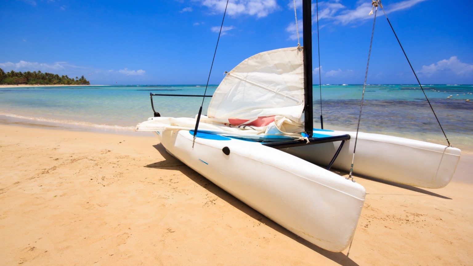 What is the Smallest catamaran? - Blog of MarinaReservation.com