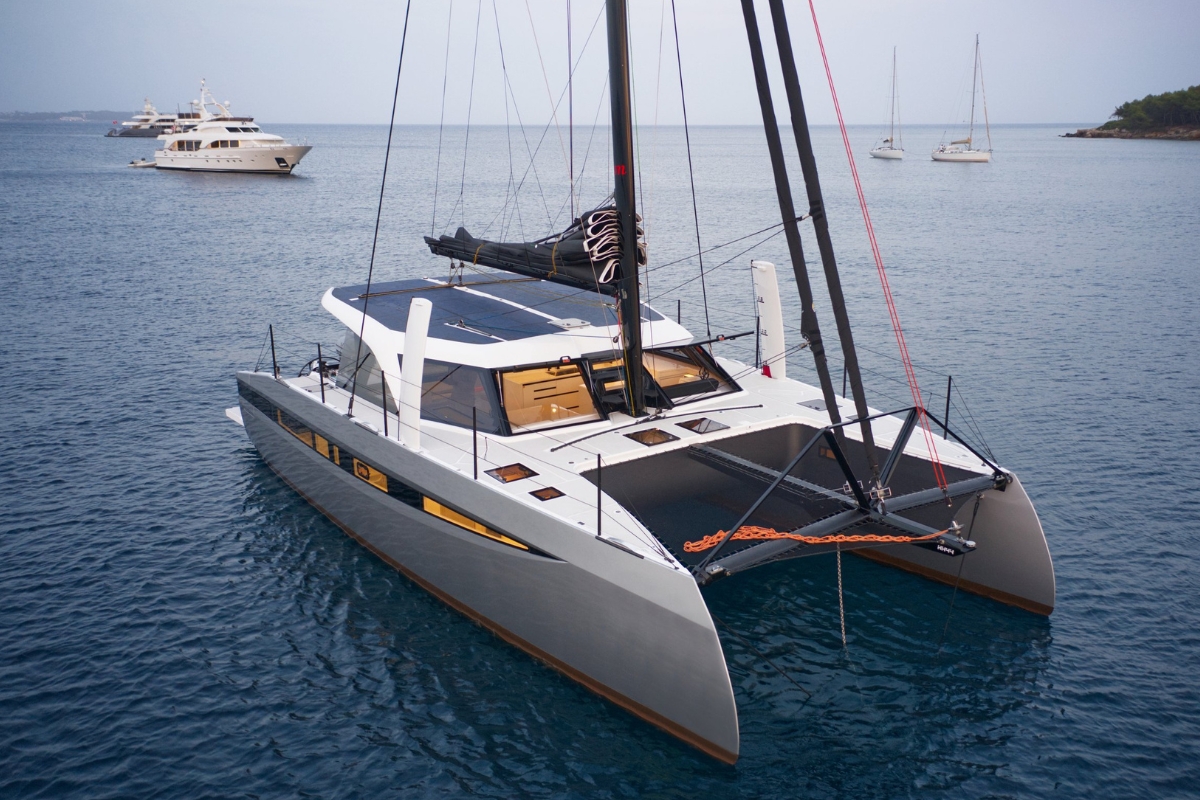 Best Catamaran and Multihull: Yachts on Two and Three Hulls
