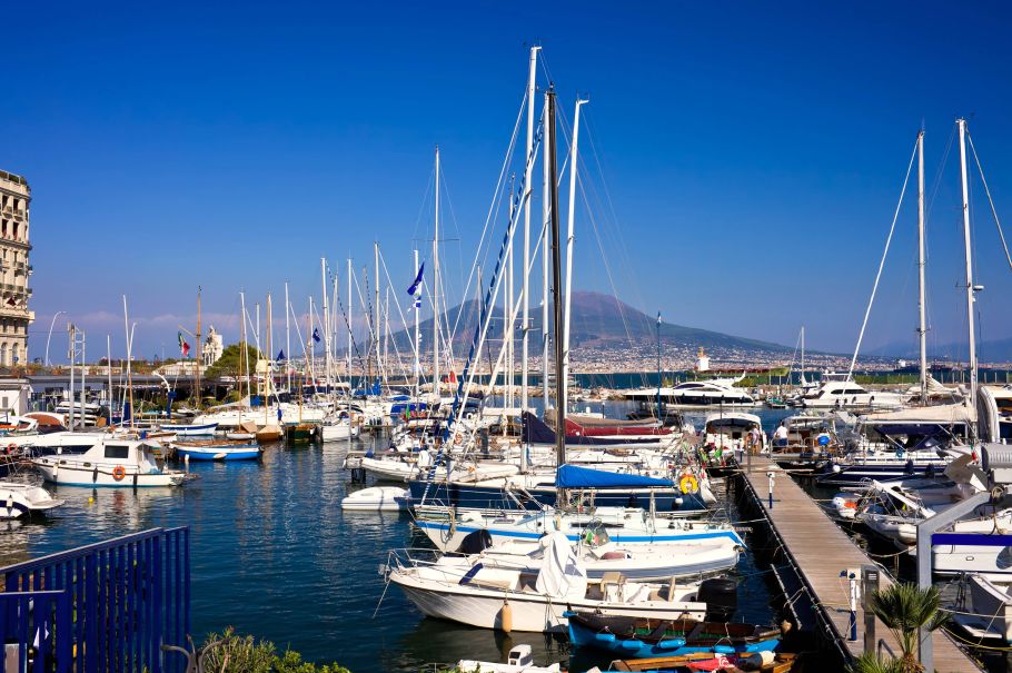 Porto di Mergellina - Book a berth now | MarinaReservation.com